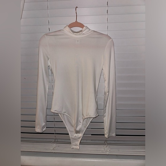 joocy babi | Tops | White Turtle Neck Body Suit | Poshmark
